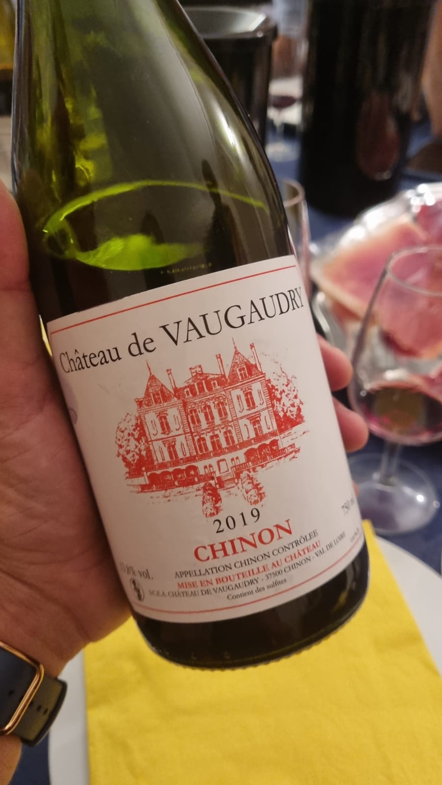 6 vins rouges légers pour accompagner vos plats d’été - Guillaume de ...